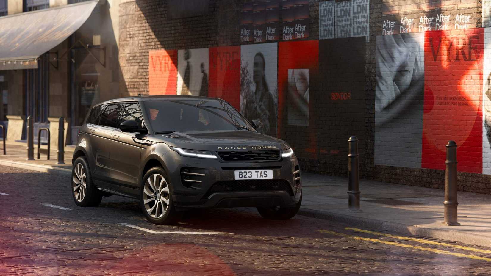 Range Rover Pays A Mild Tribute To Two London Neighborhoods