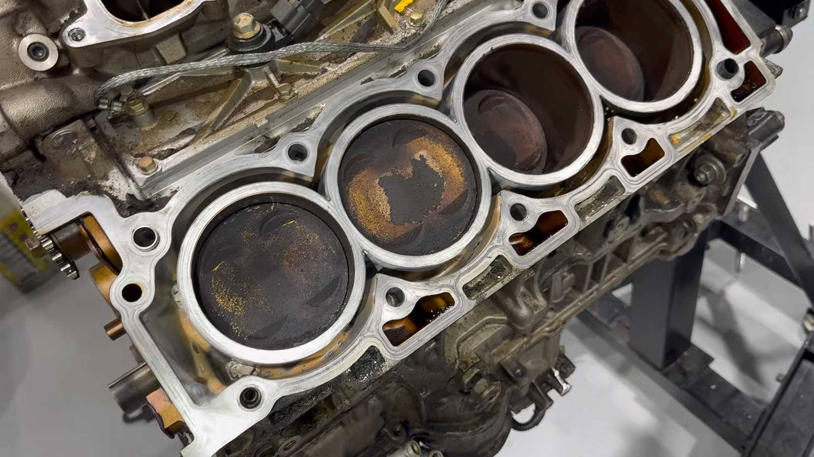 Volvo V8 Engine Shows Its Robustness In Teardown Video