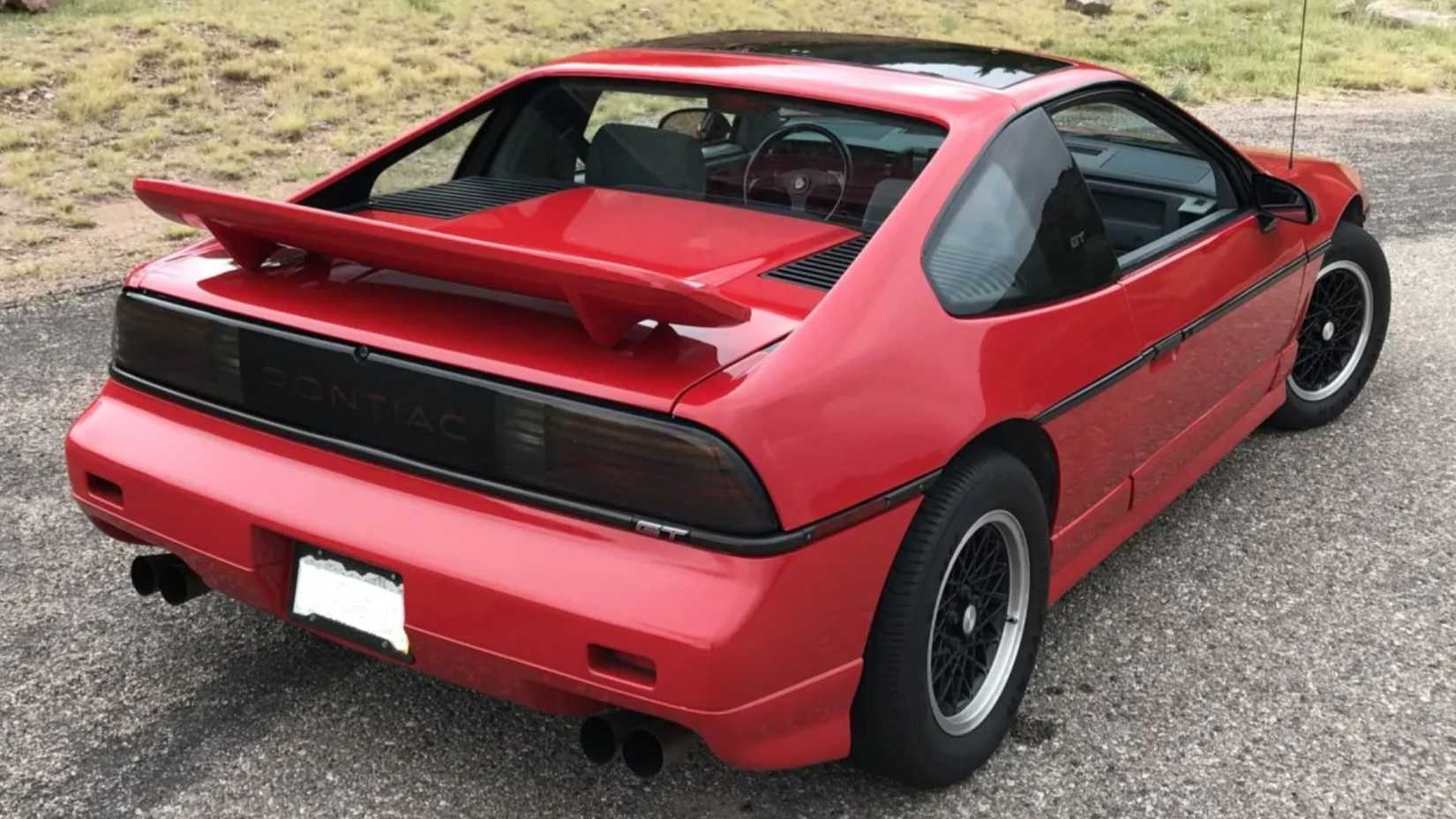 The Pontiac Fiero Was America's Mid-Engine Sports Car Before The C8 ...