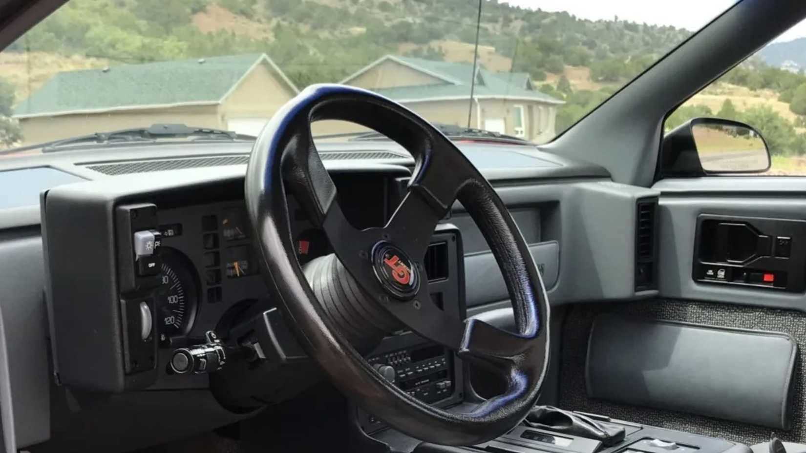 The Pontiac Fiero Was America's Mid-Engine Sports Car Before The C8 ...