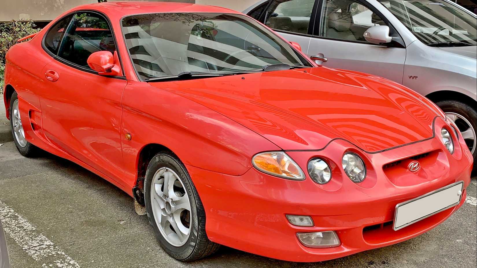 Hyundai Tiburon: The Shark-Themed Sports Car That Elevated the Brand