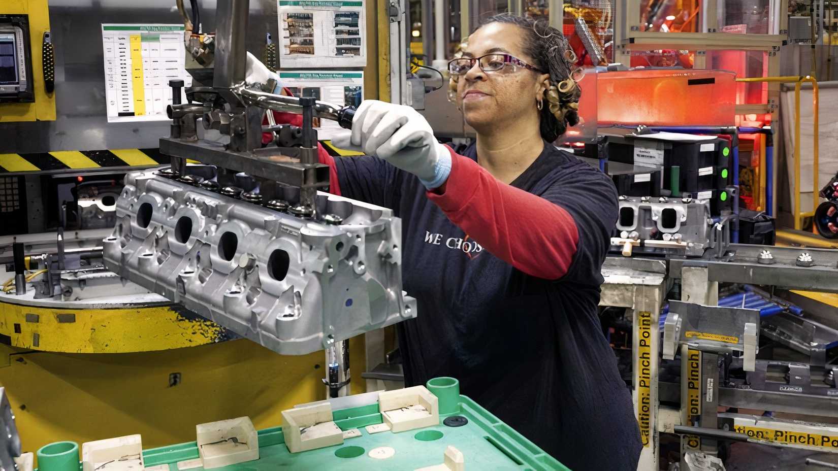 GM Says Internal Combustion V8 Engines Are Still What The Masses Want