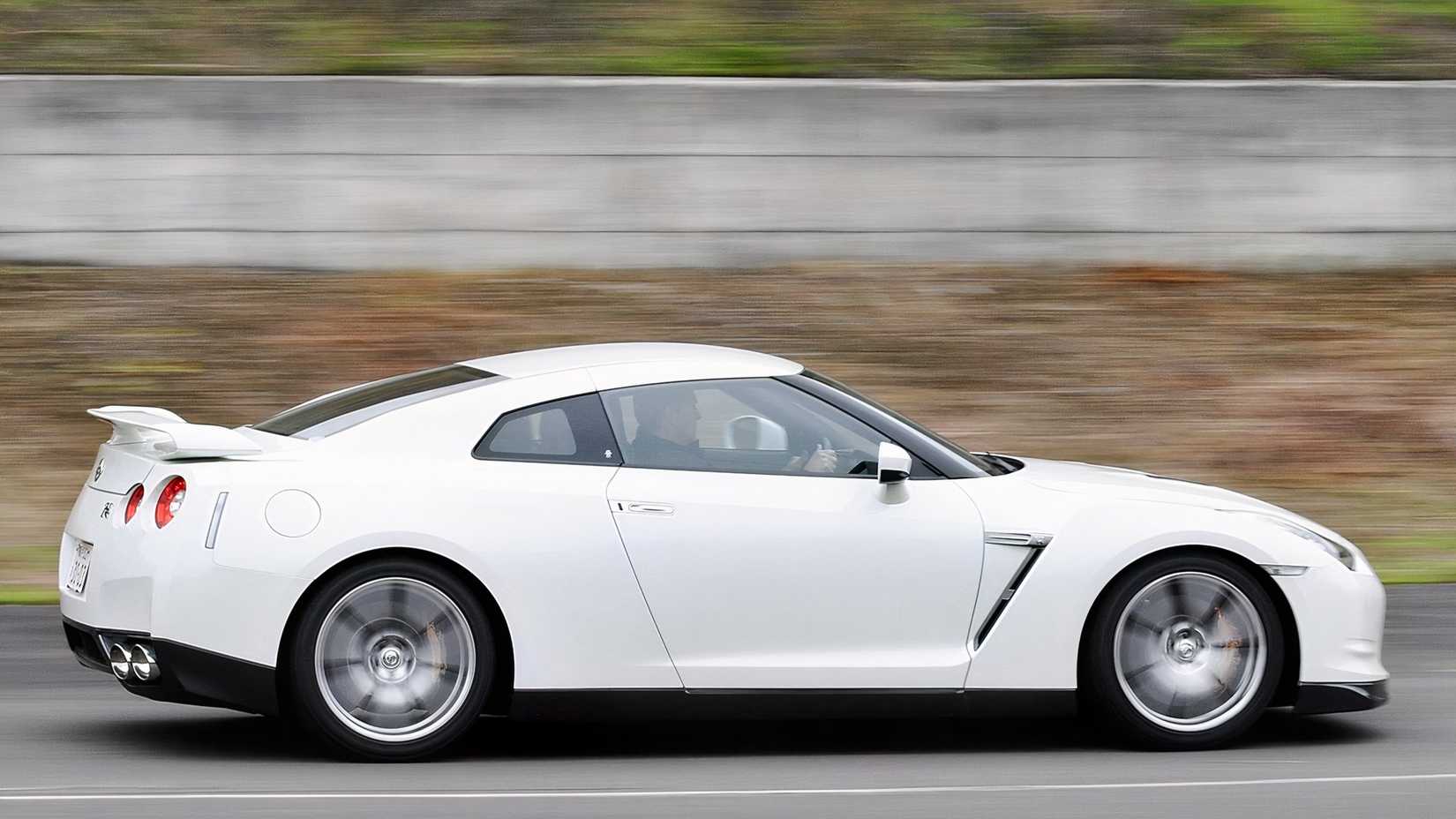 Nissan Fooled The Automotive Press By Disguising The First R35 GT-R As ...