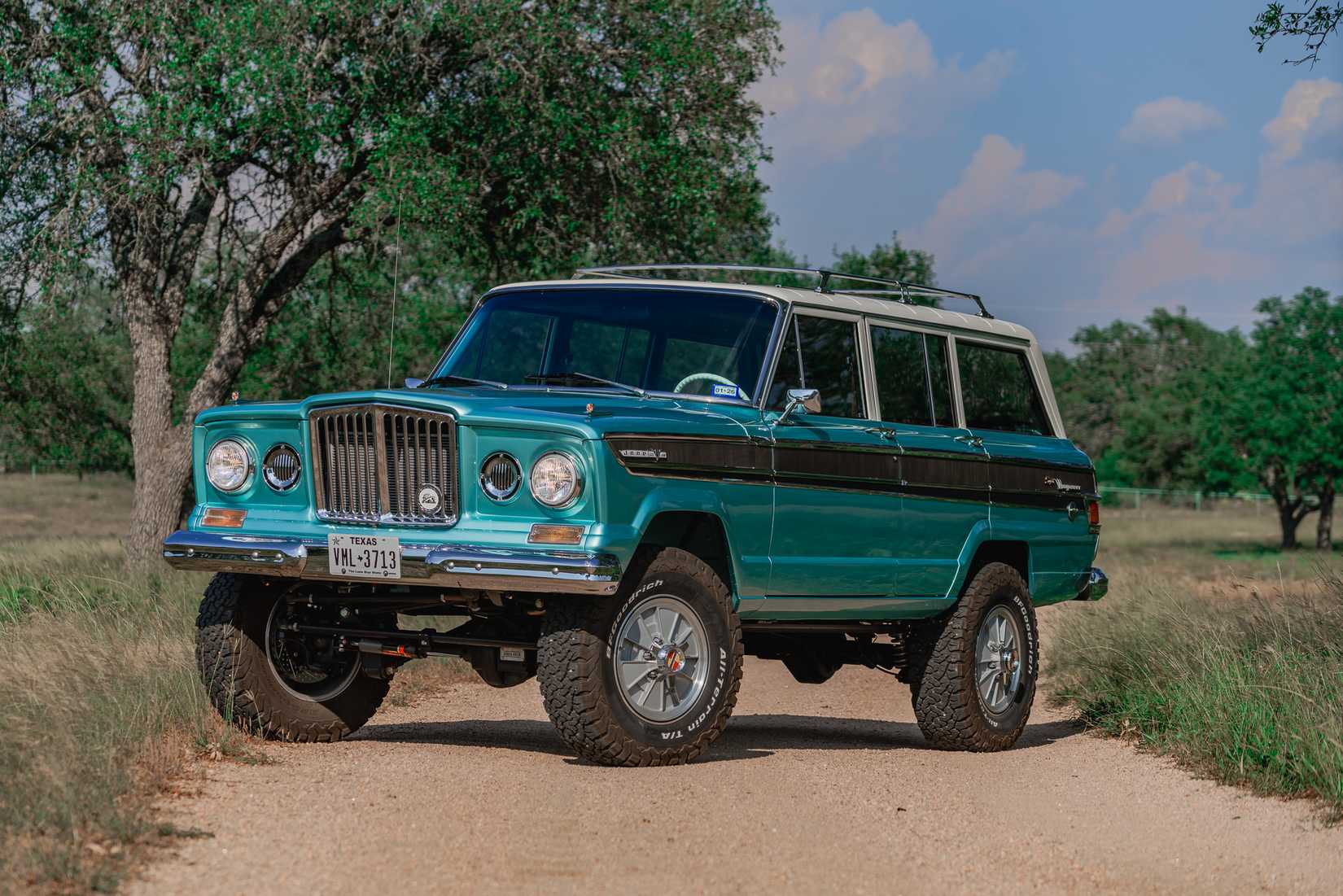 This Gorgeous 1966 Jeep Wagoneer Is A 'Super' Hemi-Powered Restomod
