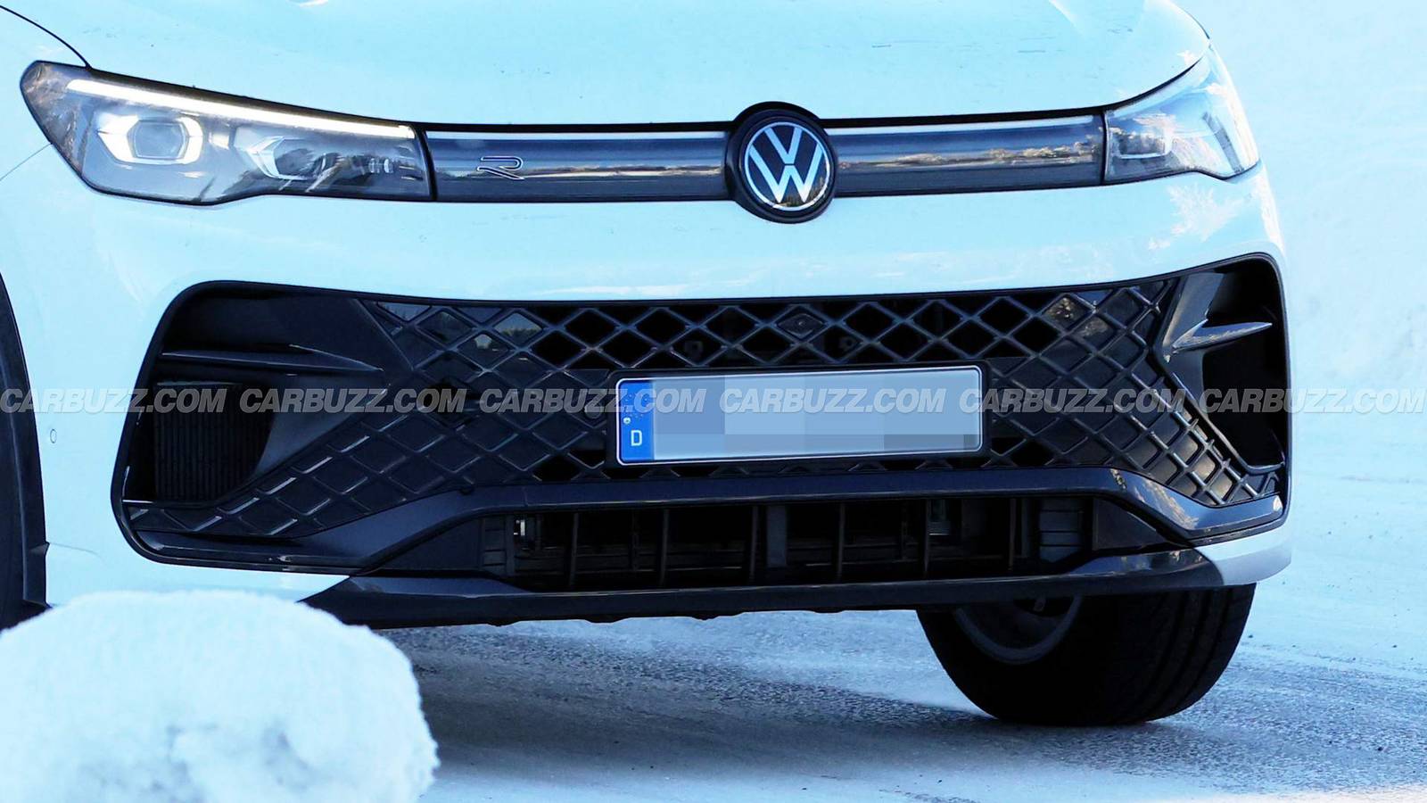 Volkswagen's New Tiguan R Spied For The First Time, And It's Not Hiding ...