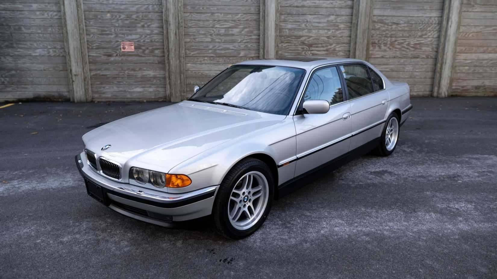 The E38 BMW 7 Series Was A Technological Masterpiece