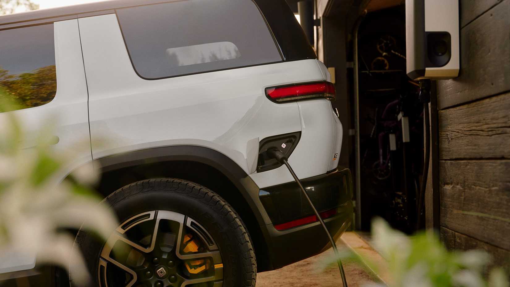 Rivian R2: Compact Electric SUV with 656 HP Performance