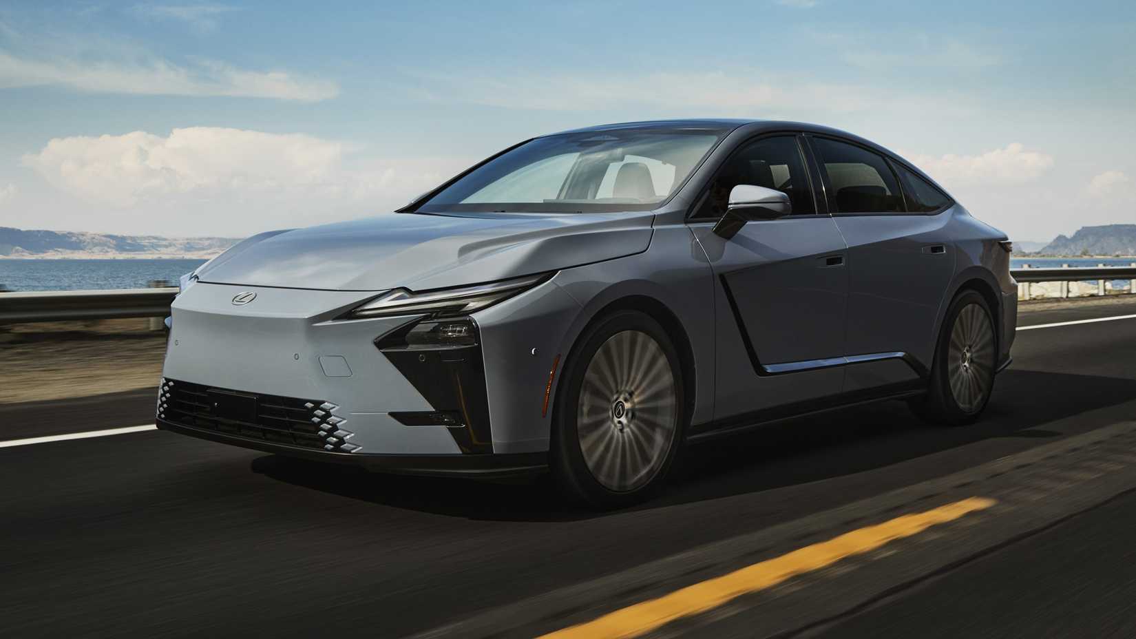 Buyer's Advice: A Fully-Loaded Top-Spec Toyota Camry Vs. The All-New ...