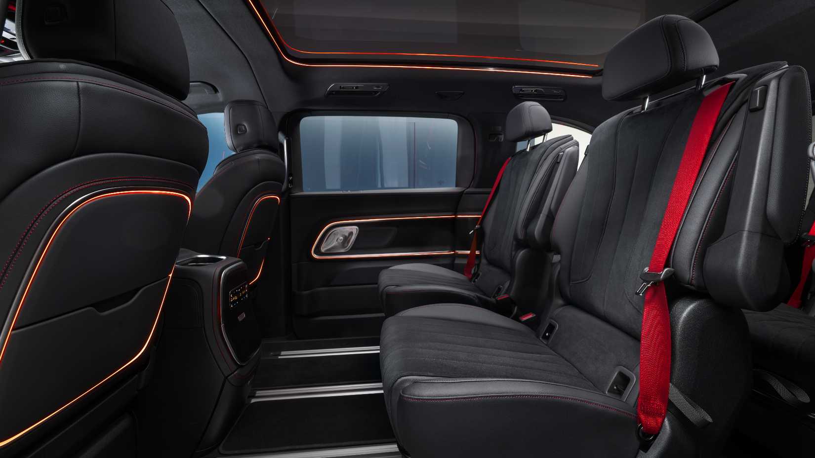 Mercedes-Benz VLE-Class Debuts: A New Minivan For America