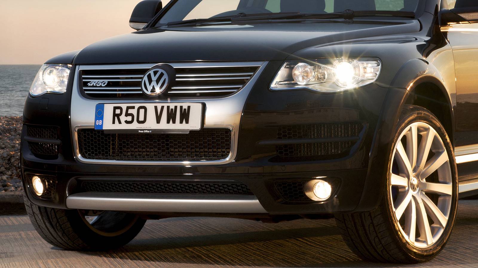 Volkswagen's Original Touareg Looks To Be A Stylish And Budget-Friendly ...