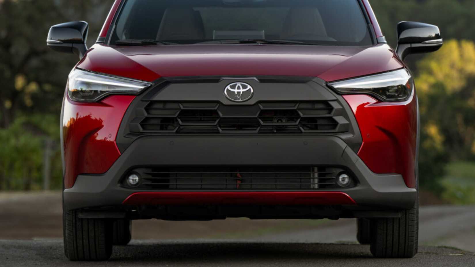 Corolla Cross vs. RAV4: Which Toyota Crossover Is Right For You In 2026?