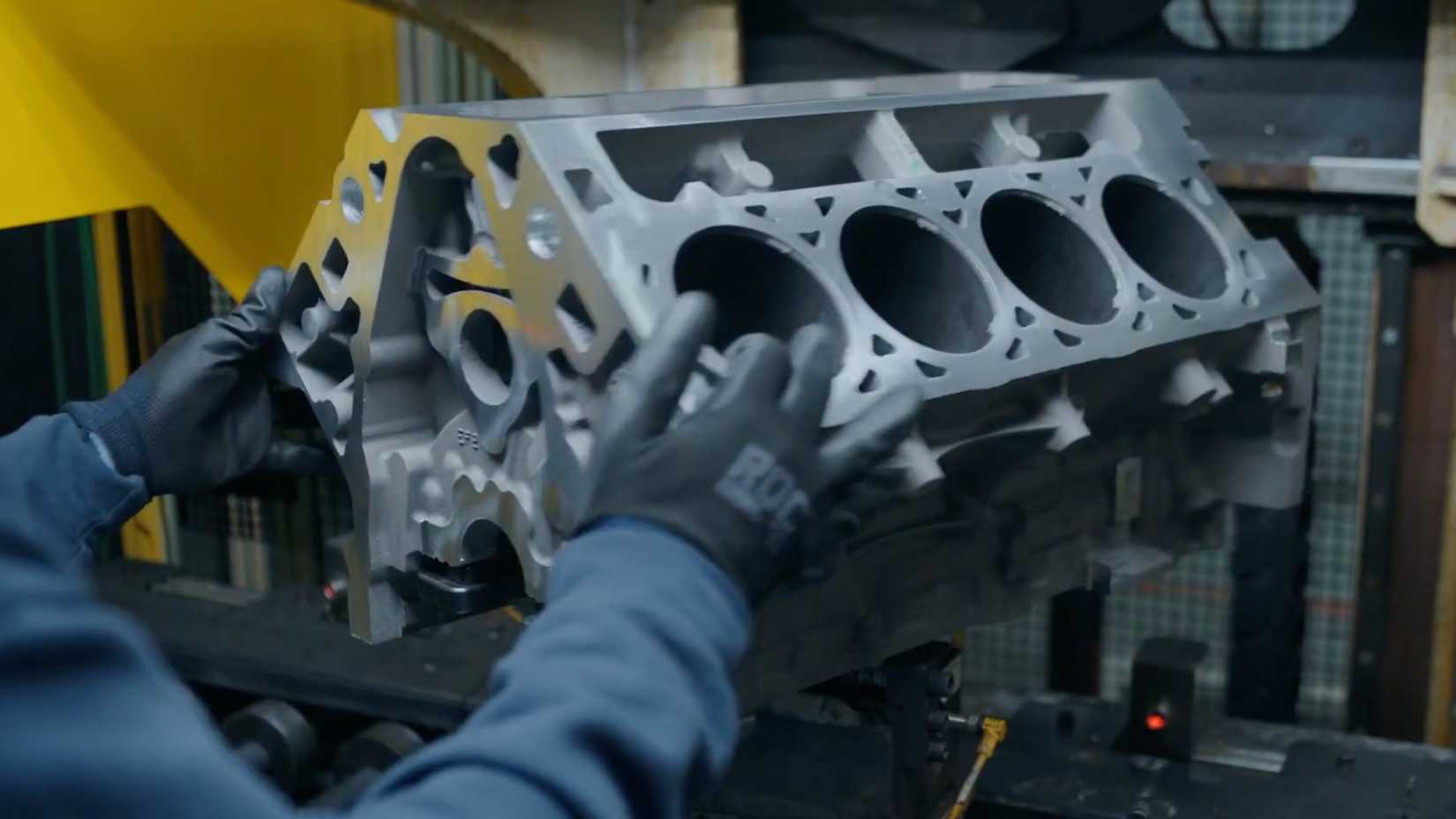 Chevrolet Small Block V8: 74 Years of Evolution and Innovation