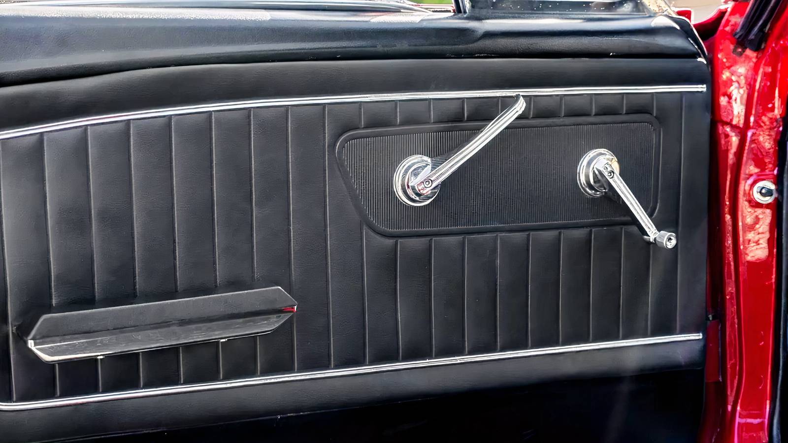 The Last Car With Roll-Up Windows In America Is Dead