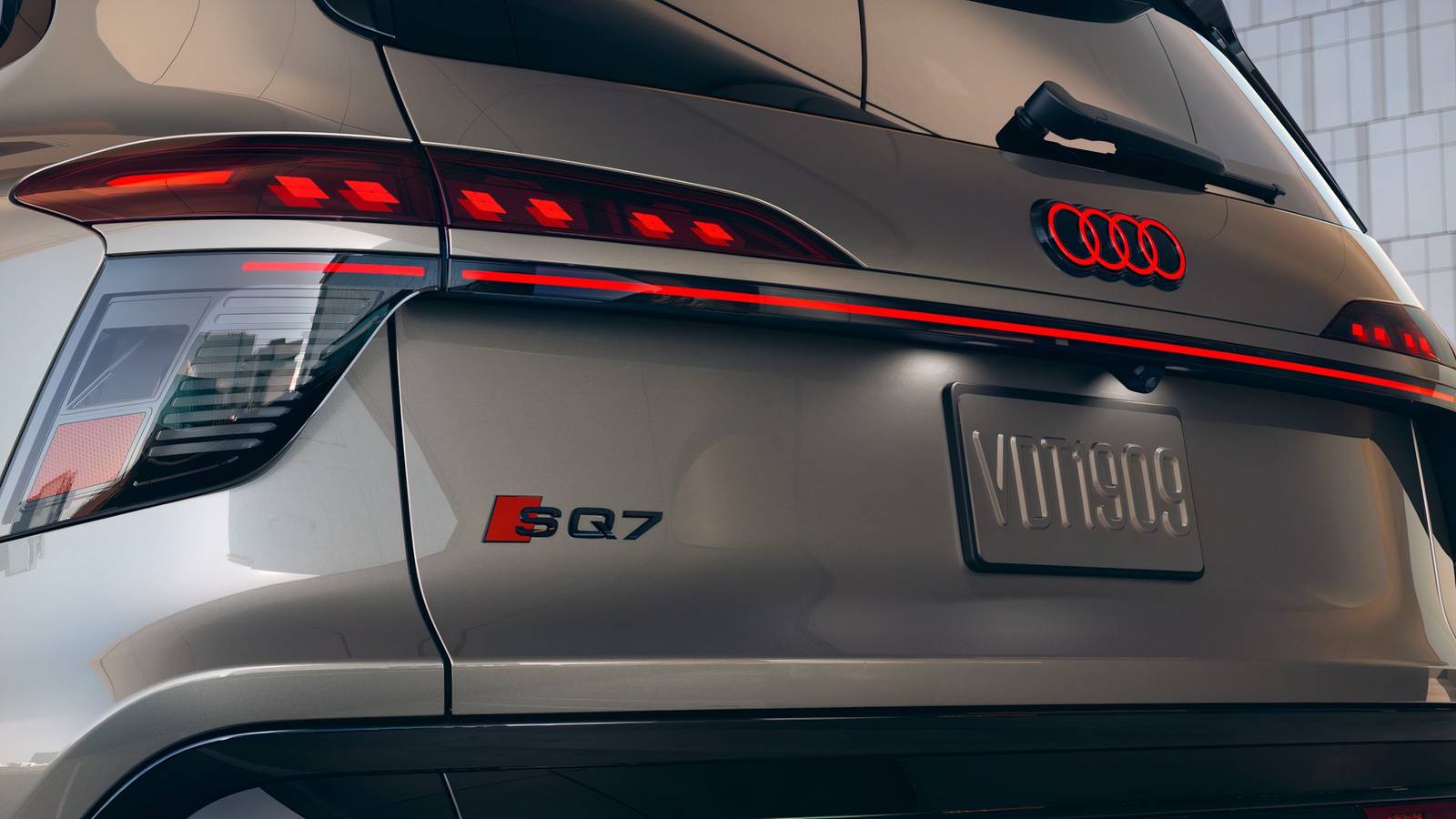 Audi SQ7 Vs X5M Vs GLE63