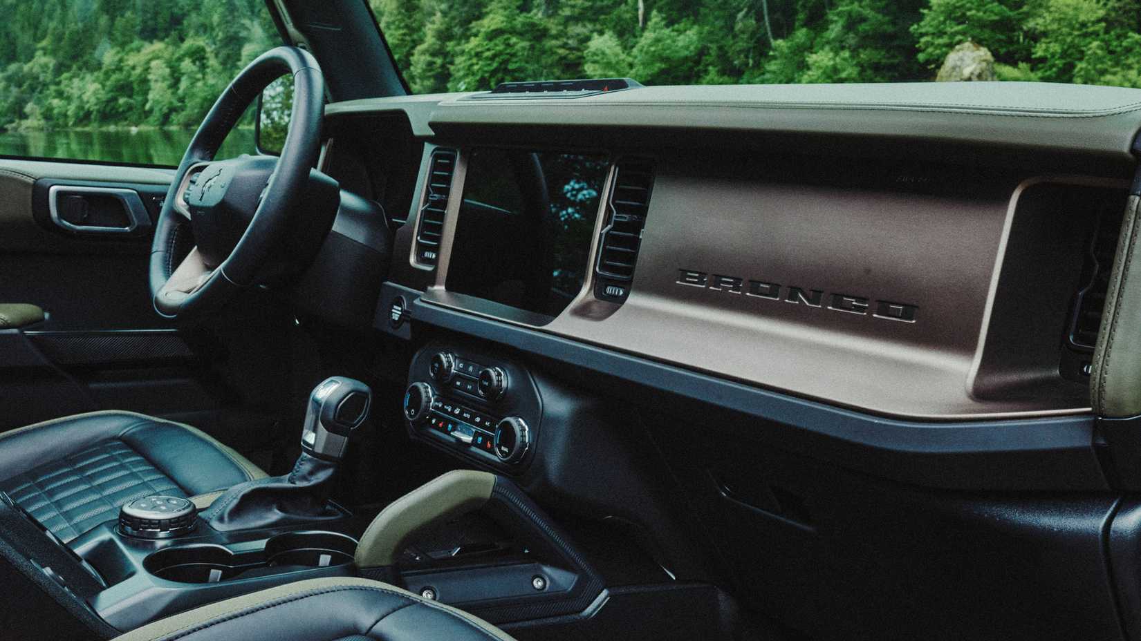 Ford's Fancy New Bronco Is Here To Battle The Land Rover Defender