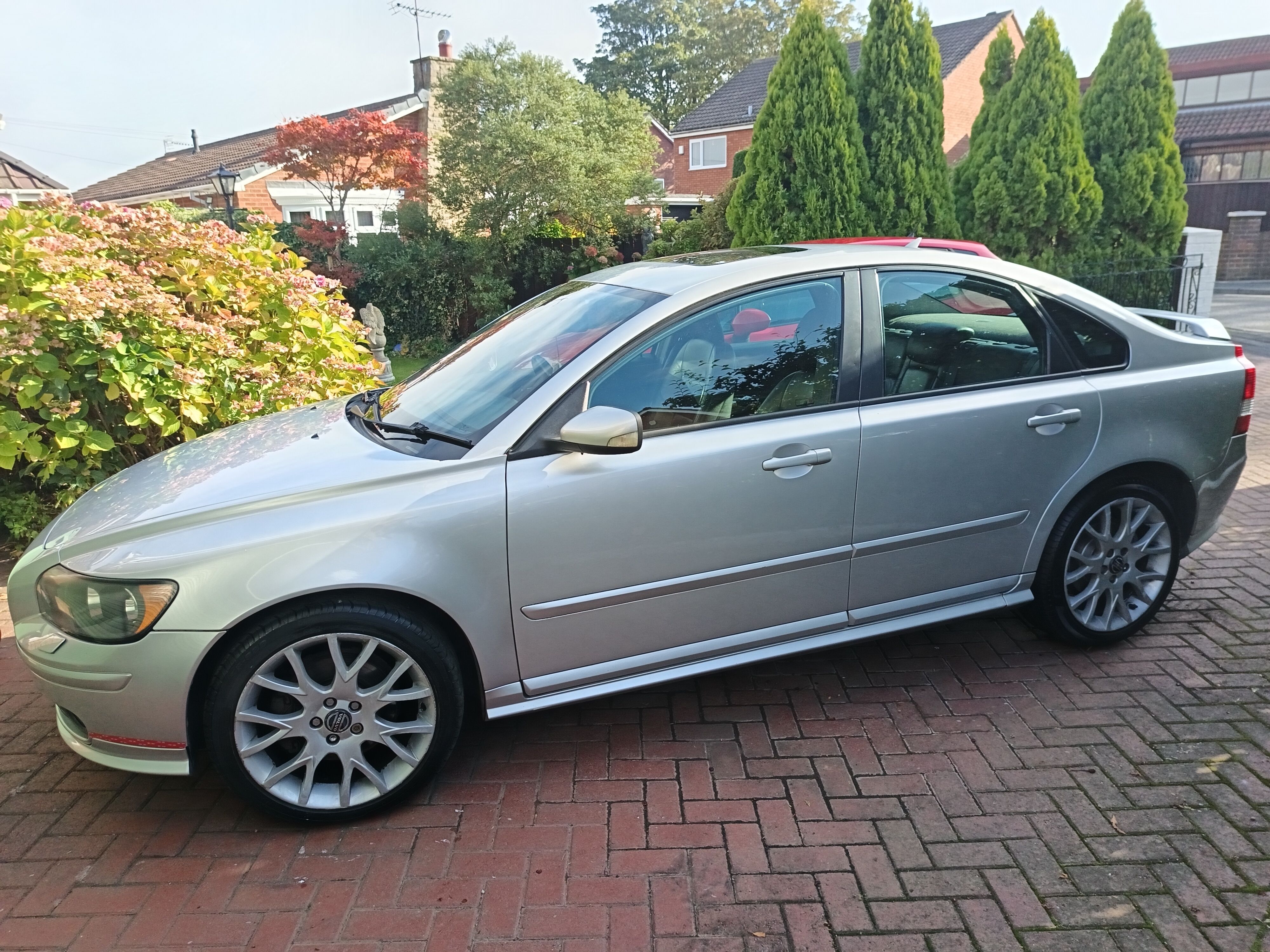 Volvo S40 T5: The Turbocharged 5-Cylinder Compact Sedan