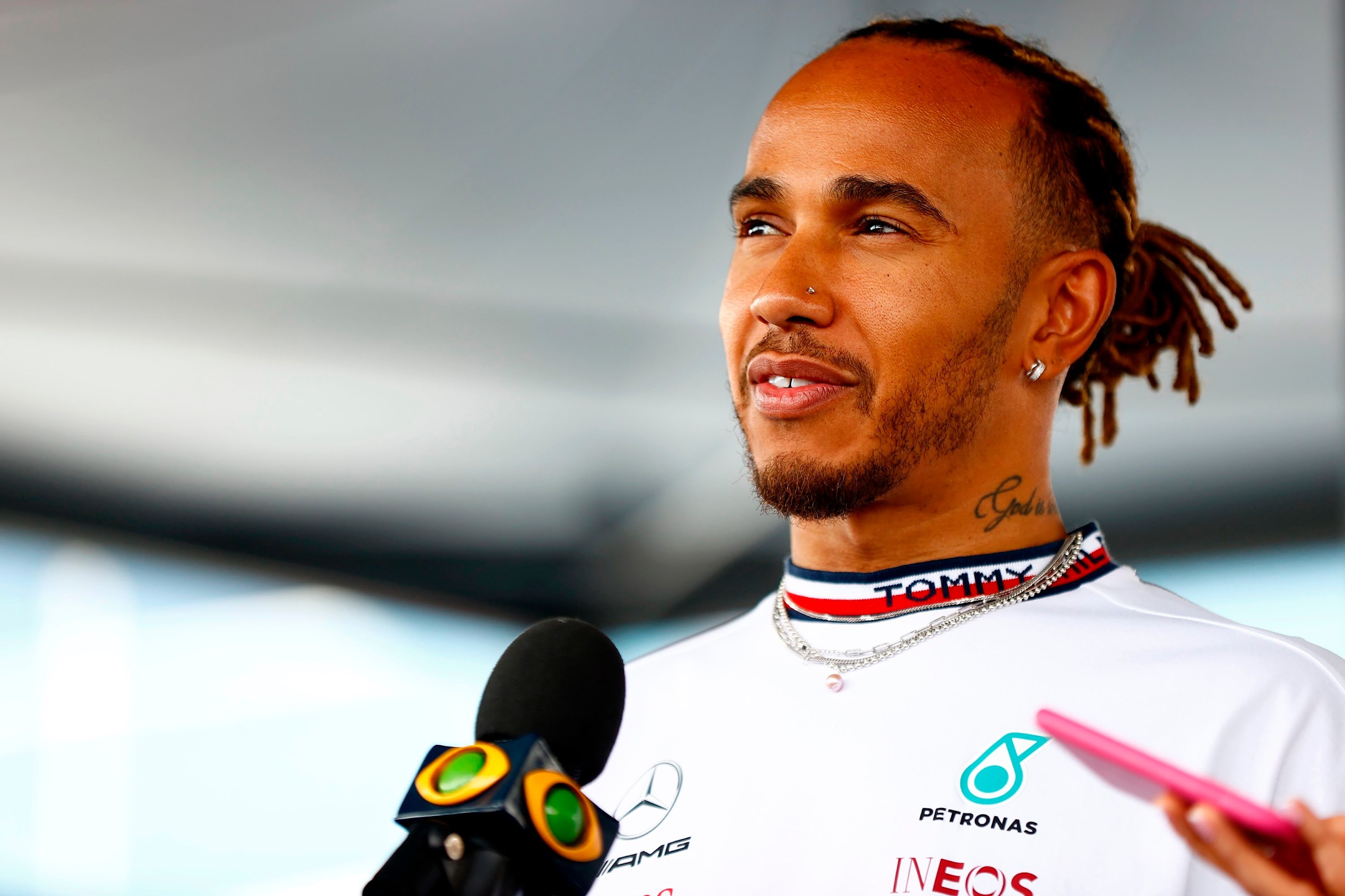 Ex-Formula 1 Champ Softballs Lewis Hamilton Apology After Racist Remark