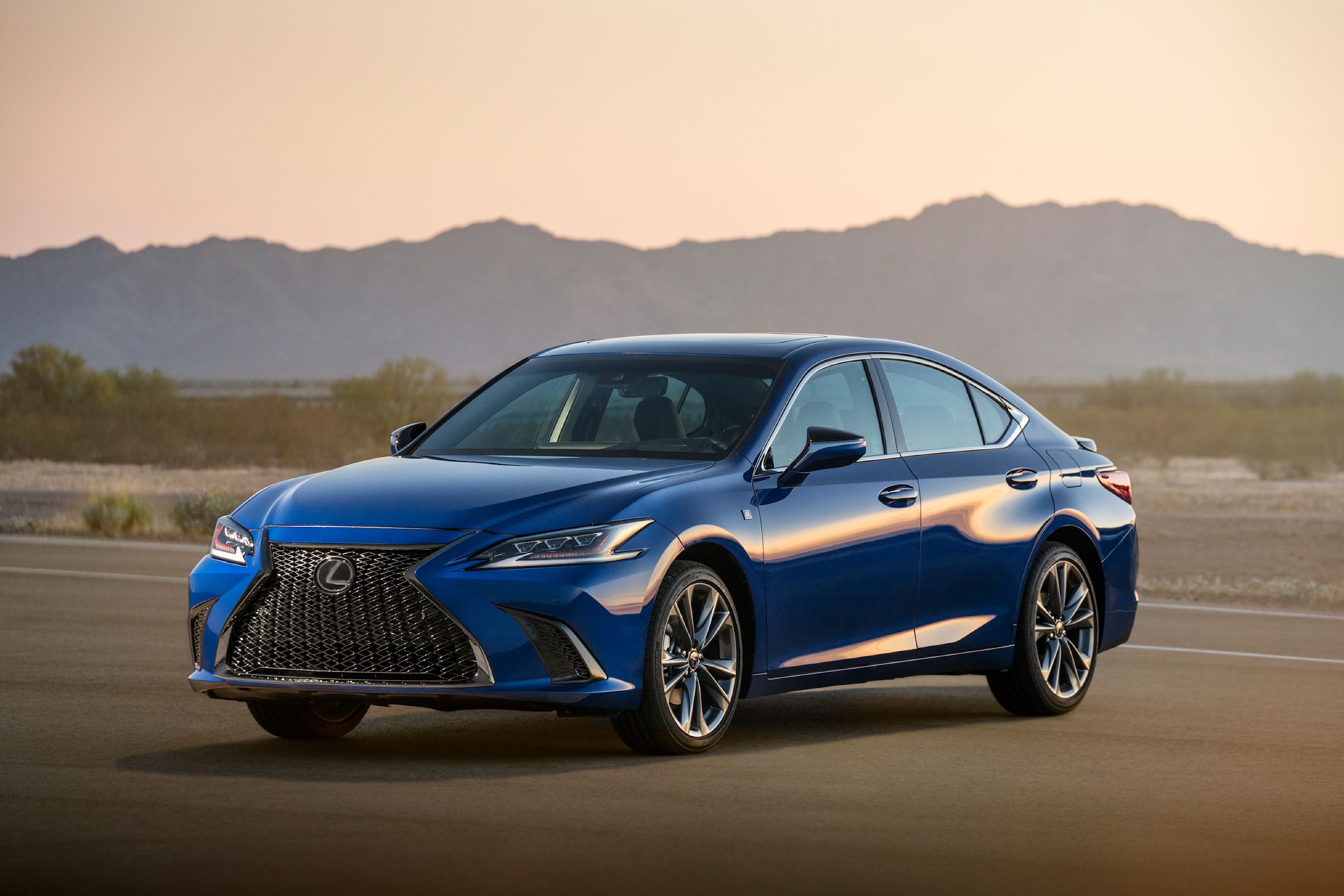 2021 Lexus ES Pricing, Photos & Specs