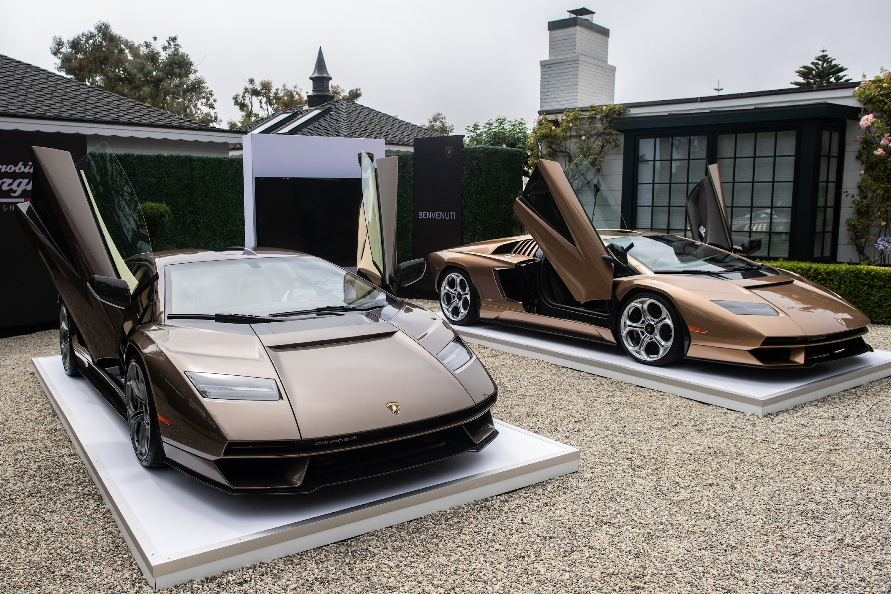 First Lamborghini Countach LPI 800-4s Arrive In America