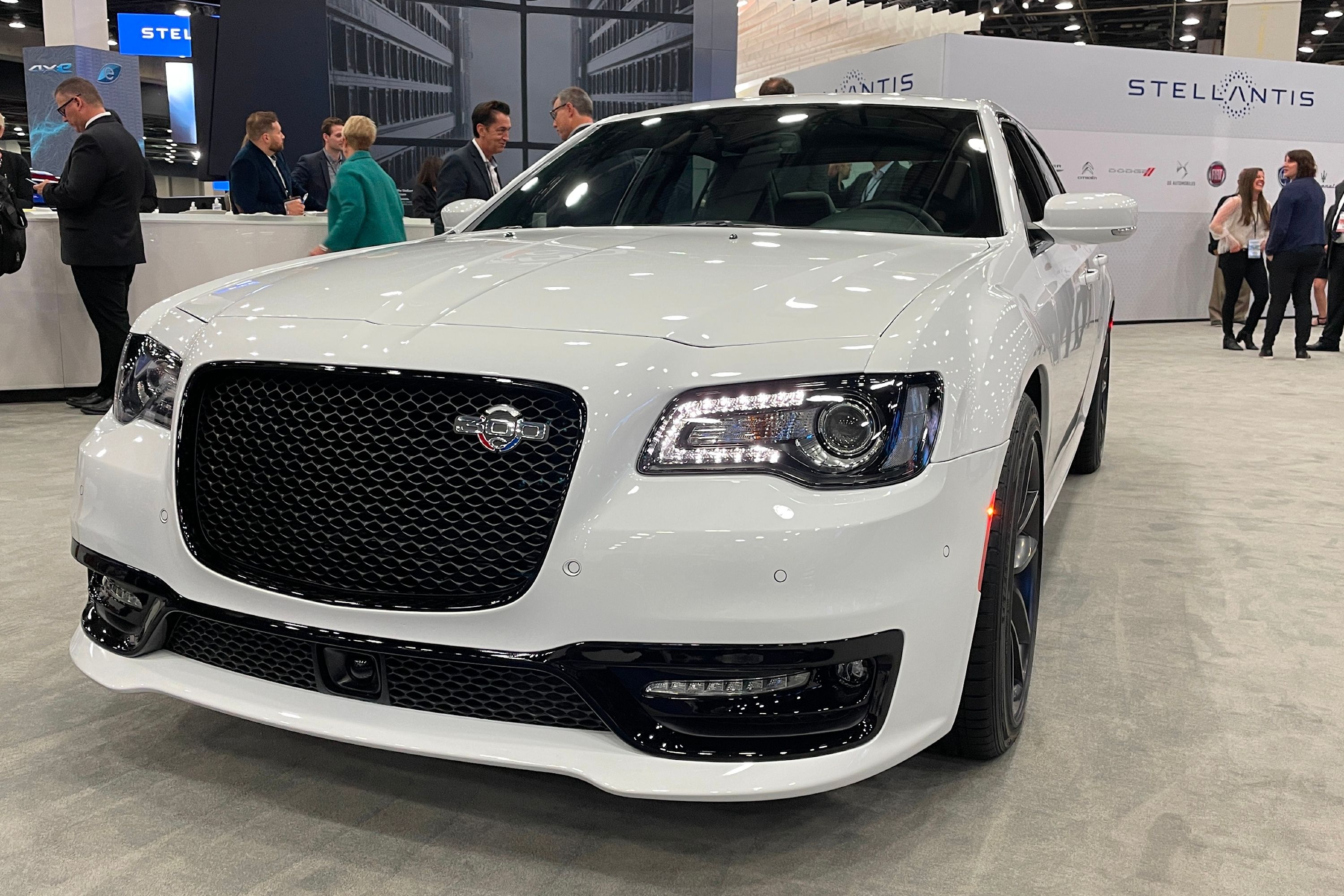 2023 Chrysler 300C Looks Like A Classy Send-Off