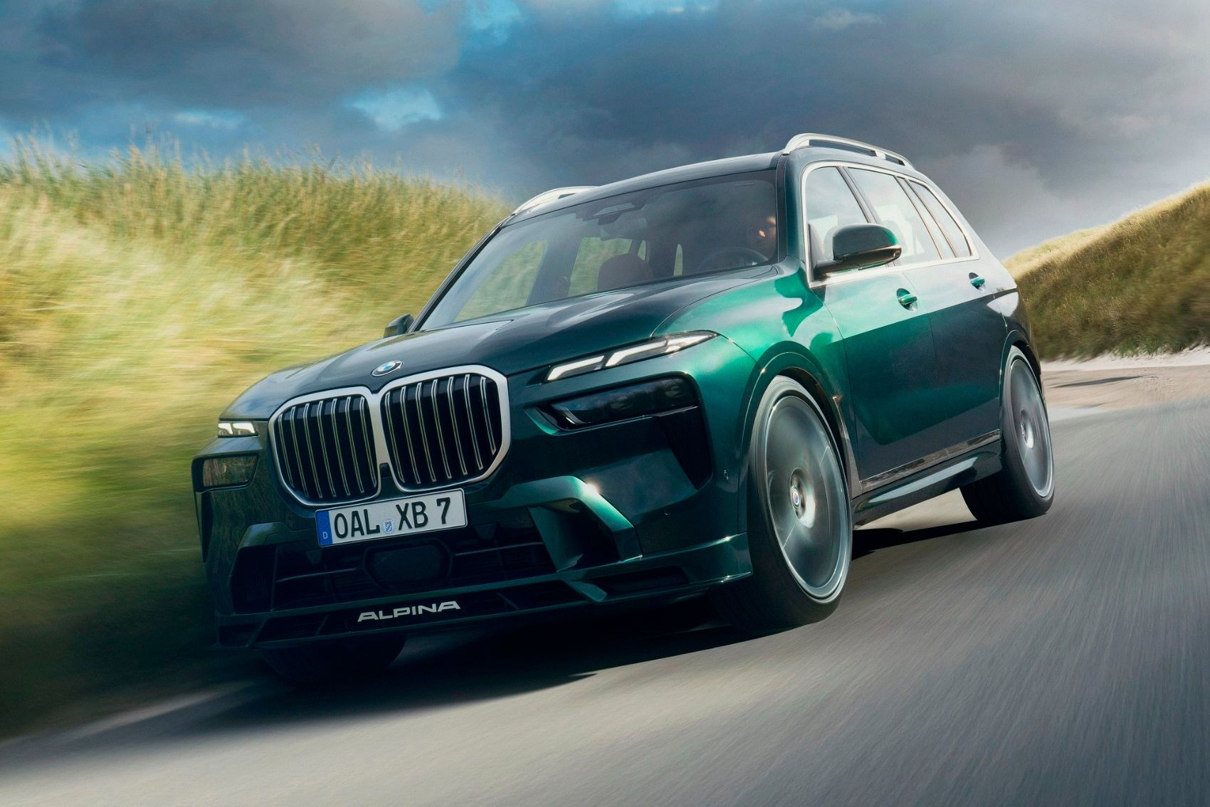 NEW 2023 BMW Alpina XB7 Arrives With More Power And iDrive 8