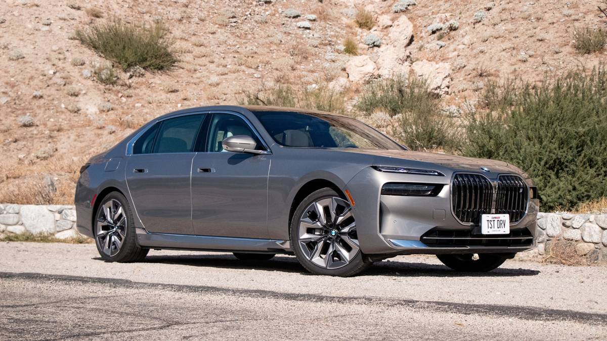 2023 BMW i7 Specs & Trims