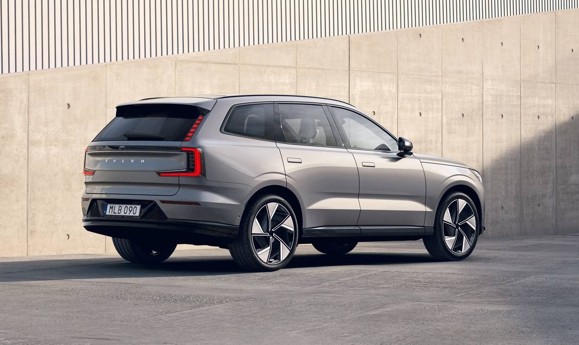 Electric Volvo EX90 Shows How Unreal Engine Gaming Software Makes Cars ...