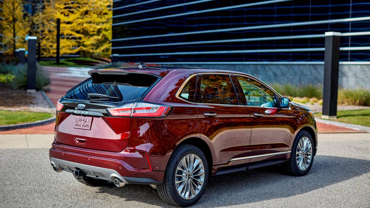 2024 Ford Edge Pricing, Photos & Specs