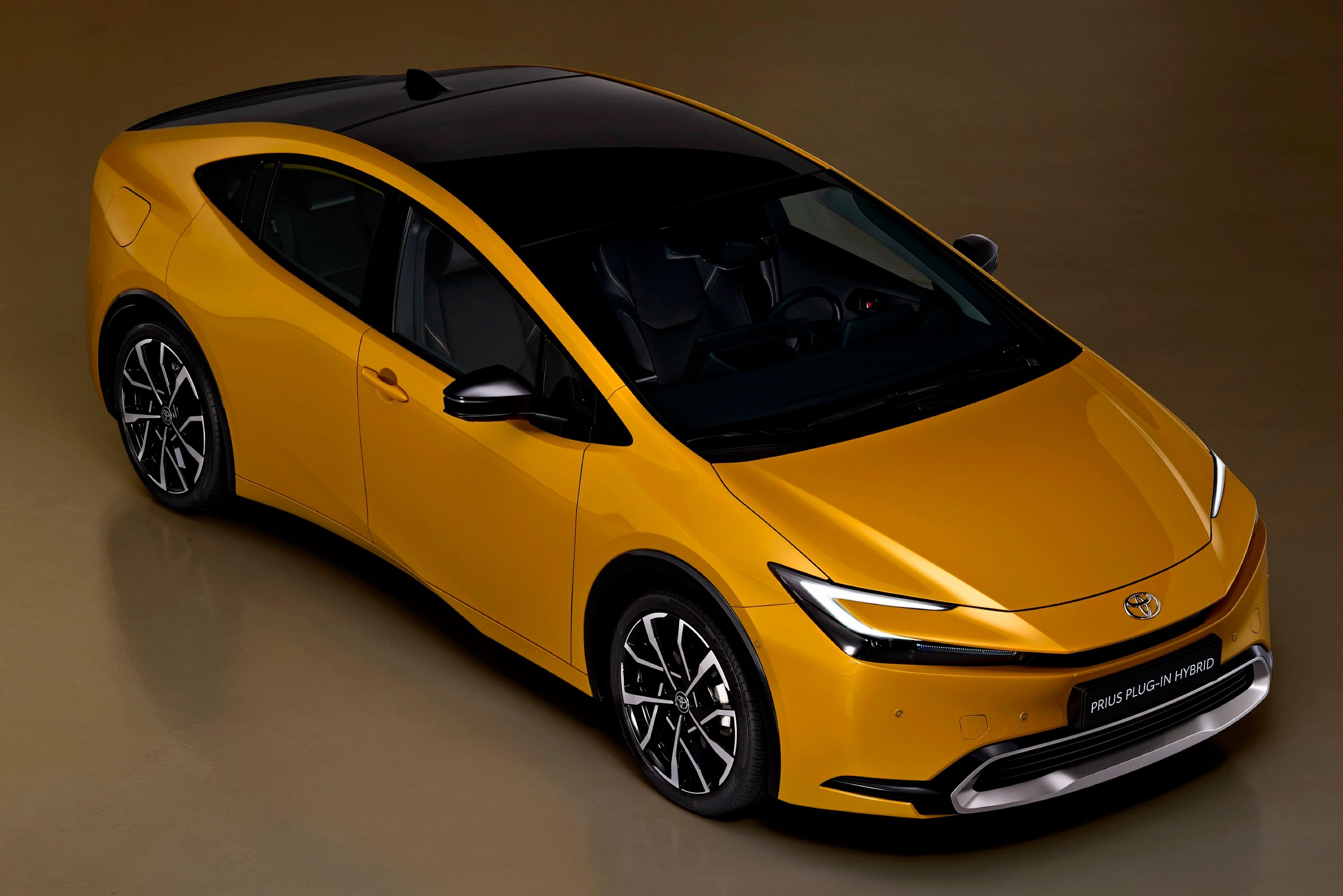 Euro-Spec Toyota Prius Breaks Cover As PHEV With Sleek Design Language