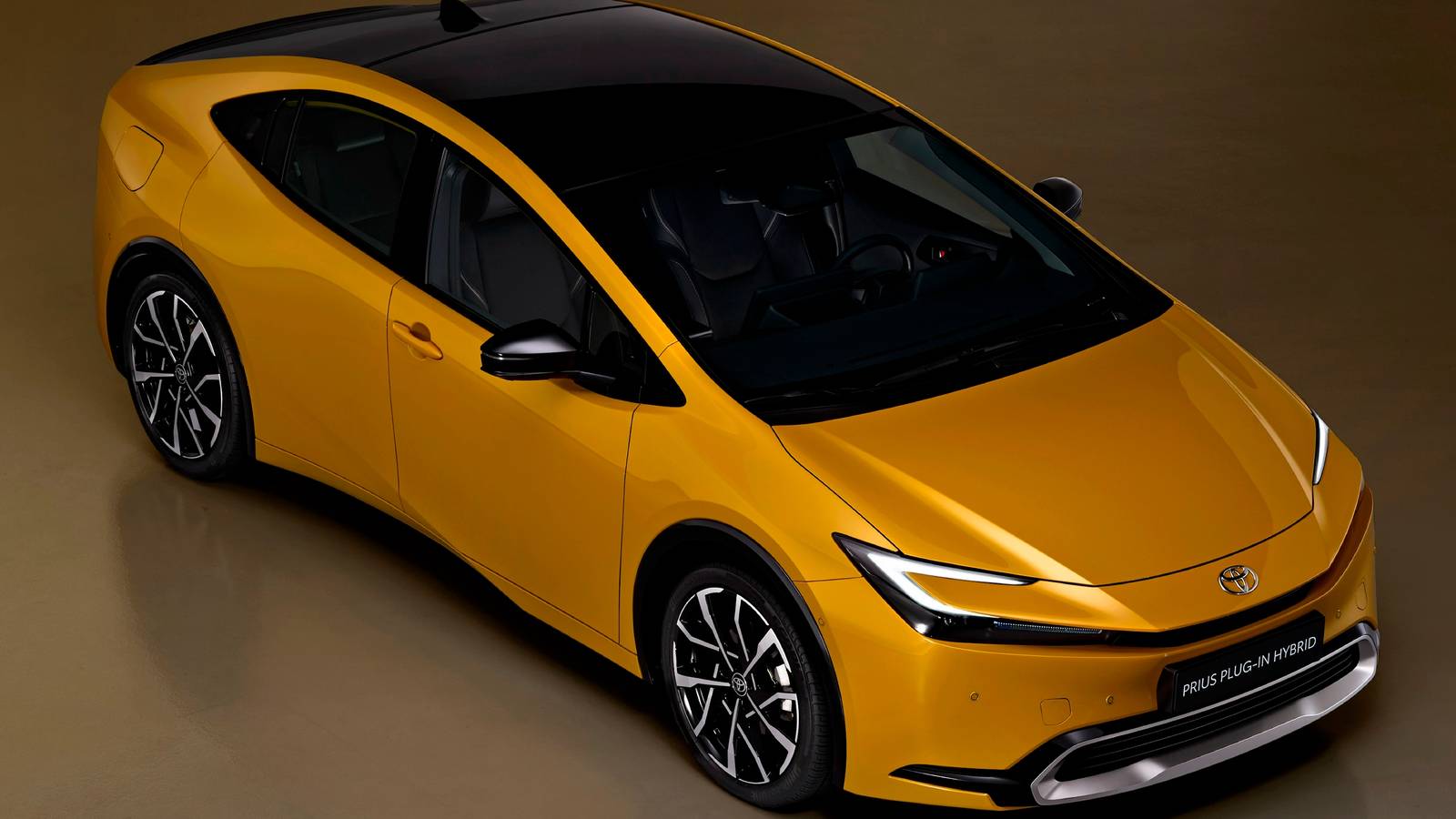 Euro-Spec Toyota Prius Breaks Cover As PHEV With Sleek Design Language