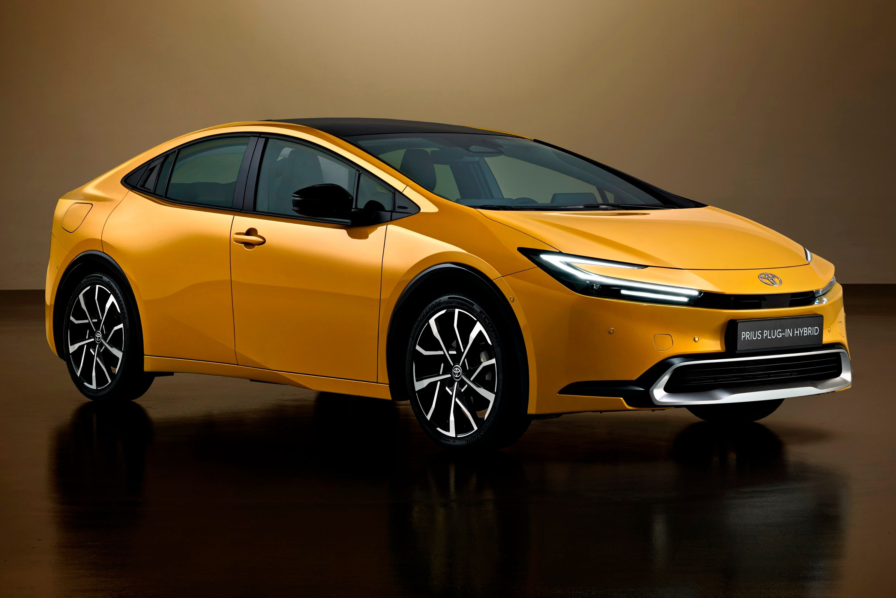 Euro-Spec Toyota Prius Breaks Cover As PHEV With Sleek Design Language