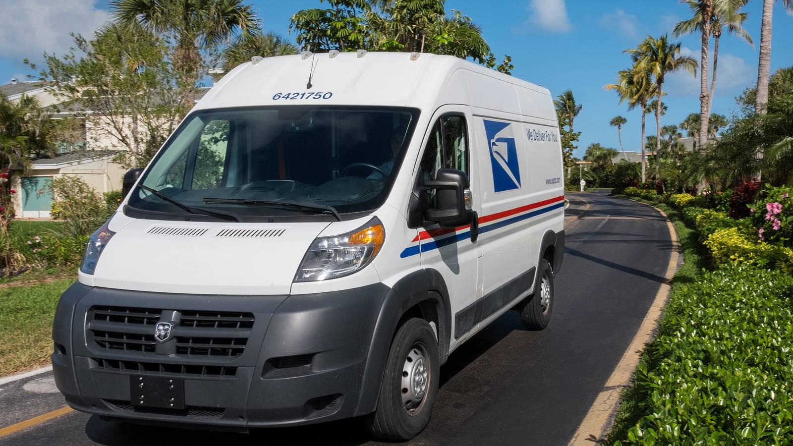 USPS Wants To Have Over 66,000 Electric Vehicles Delivering Your Mail ...