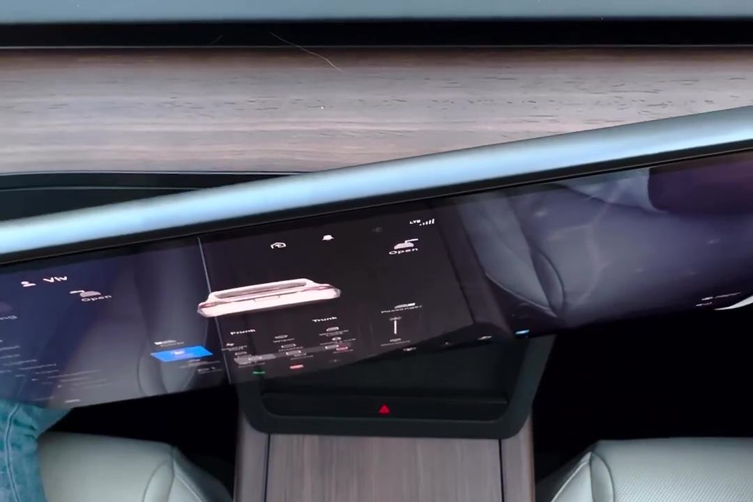 Here's Our First Look At Tesla's Rotating Infotainment Screen