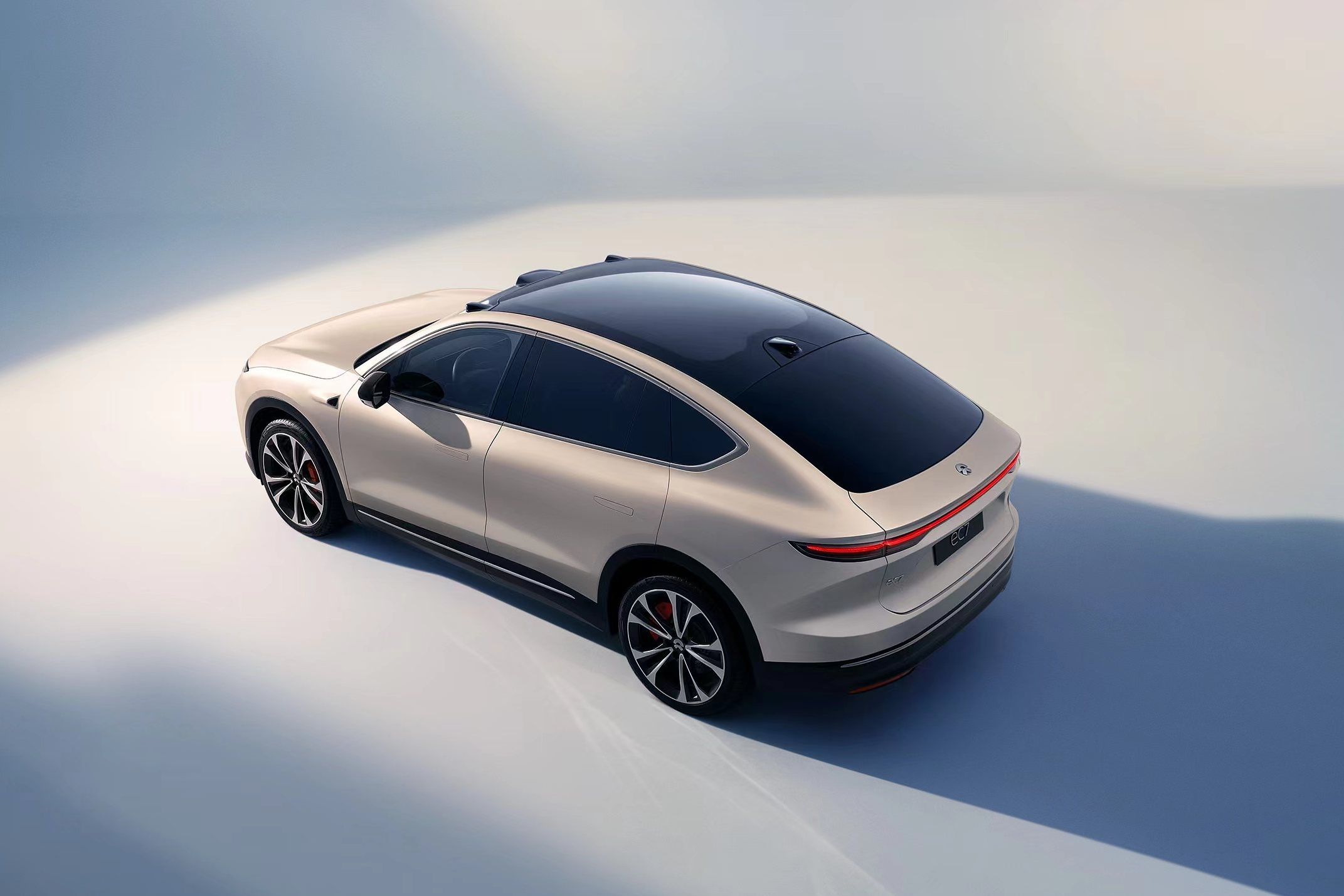 Nio Unveils ES8 And 572-Mile EC7 Coupe SUV