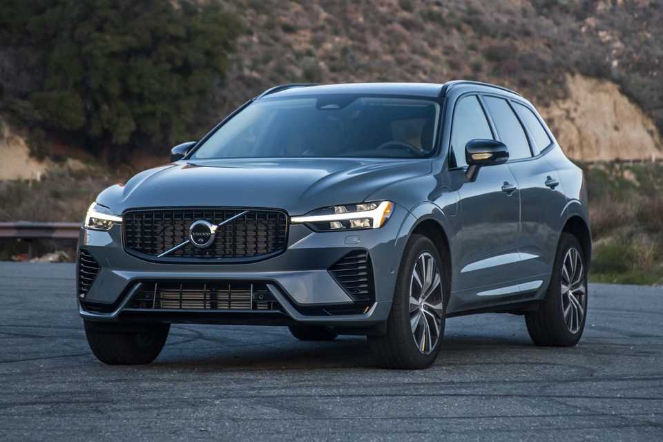 Best Luxury Hybrid Cars of 2025 | CarBuzz