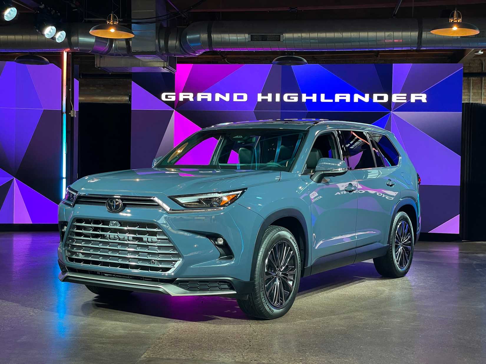 2025 Toyota Grand Highlander Pricing, Photos & Specs