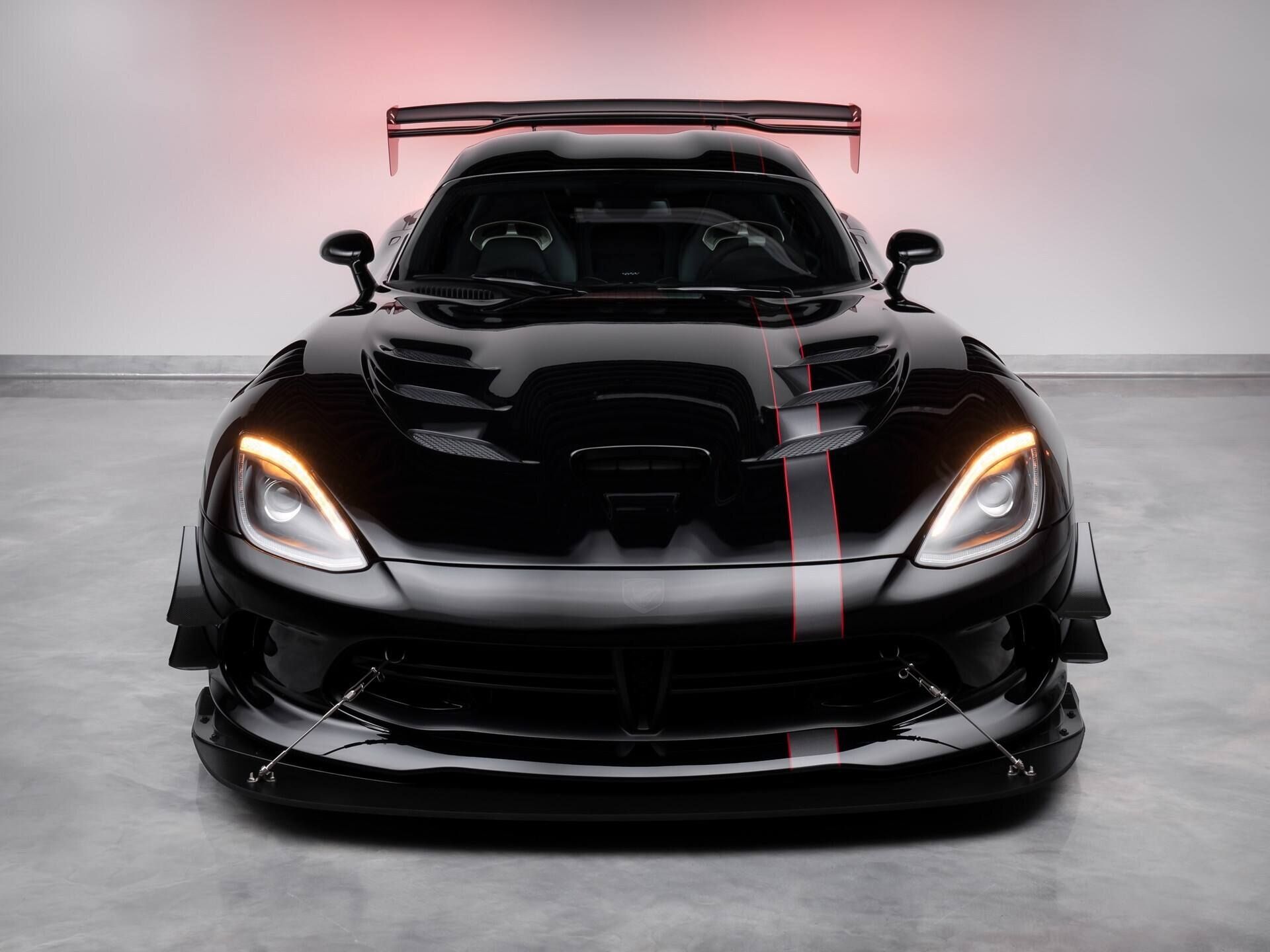 One Of The Last Dodge Vipers Is Up For Auction