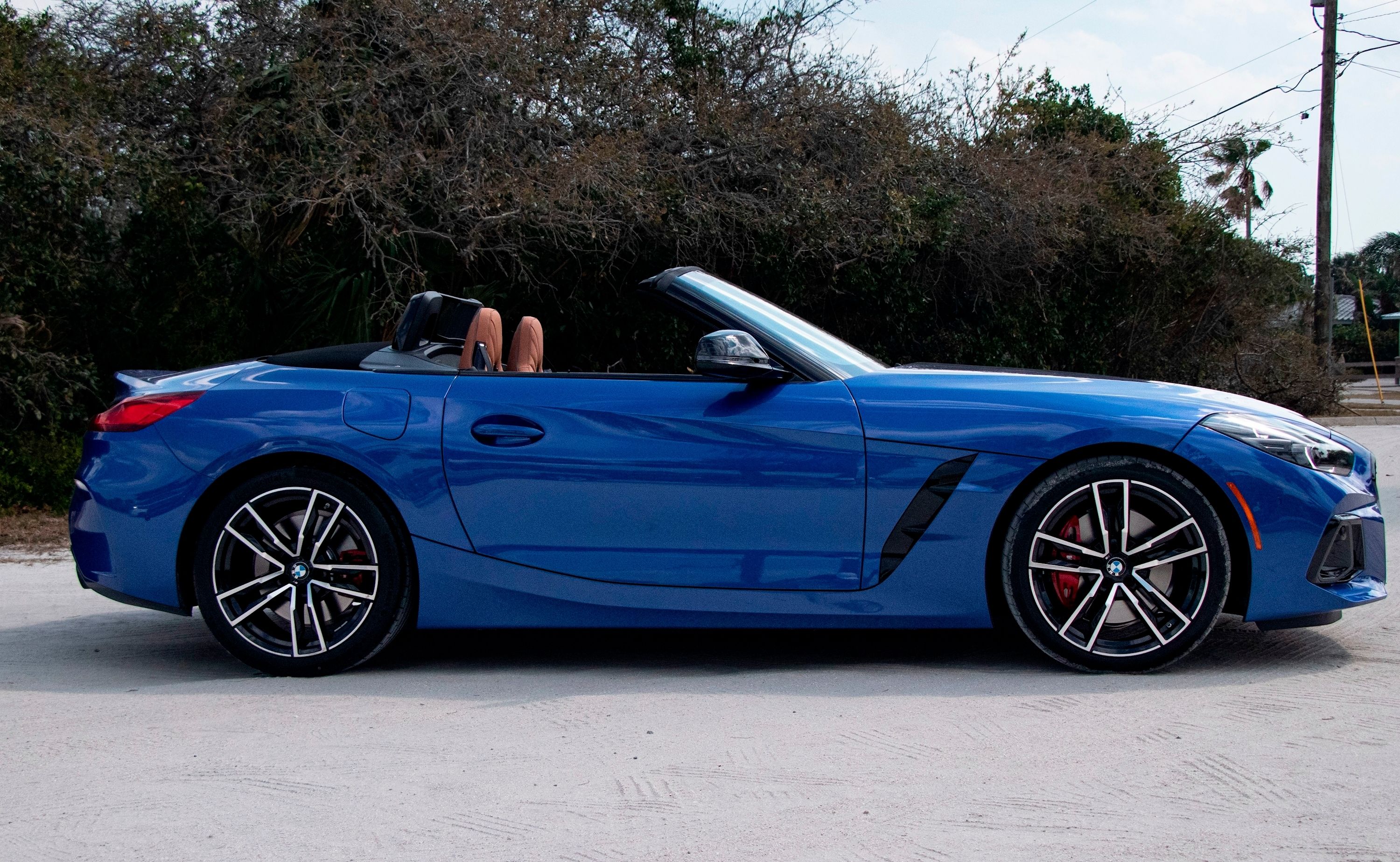 2025 BMW Z4 Roadster Interior Photos