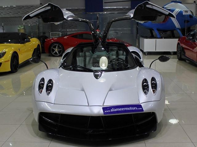 White Bare Carbon-Fiber Huayra is Pinnacle of Hypercar Beauty