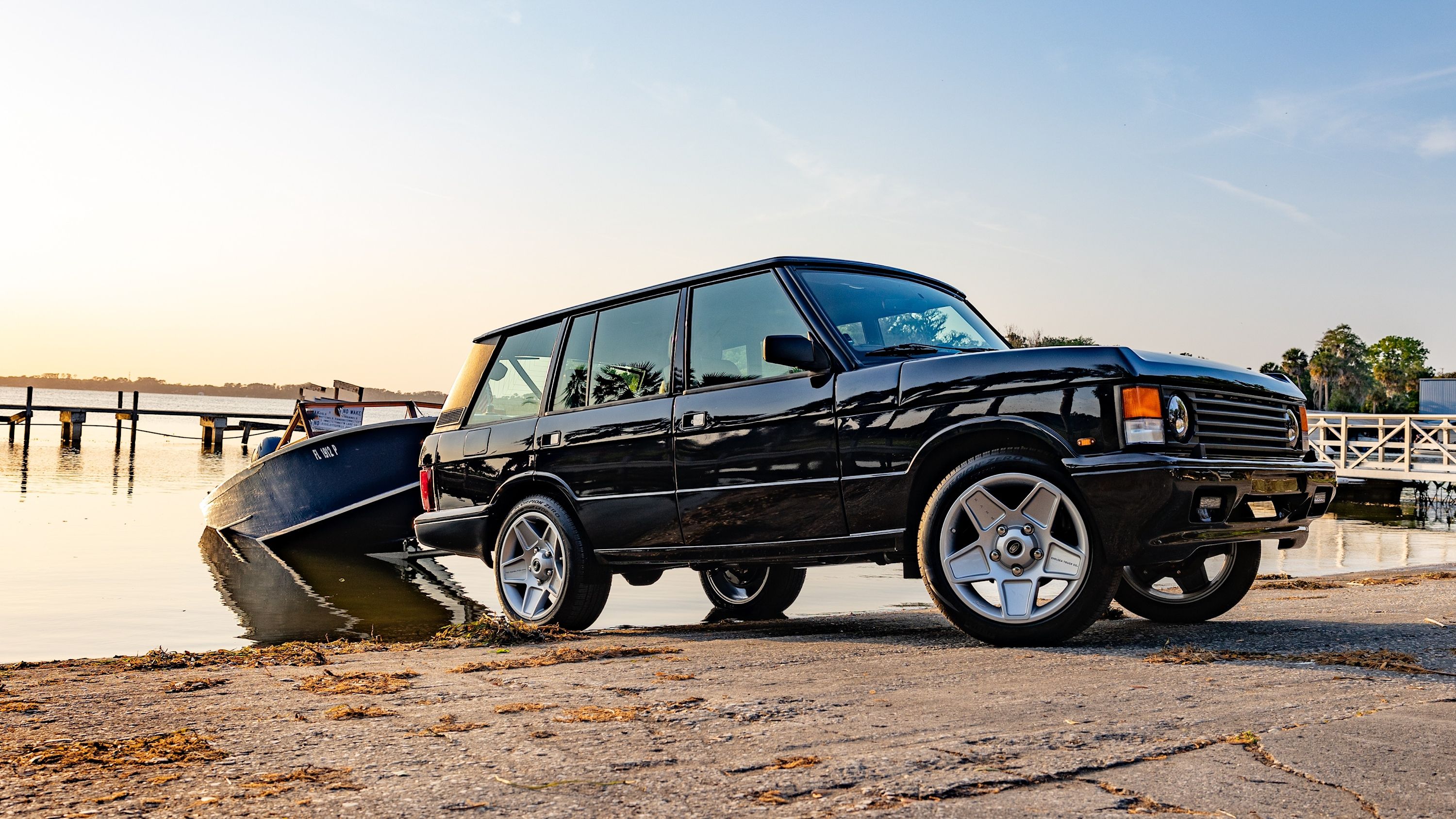 ECD's Range Rover Classic Inspired By Porsche Restomods