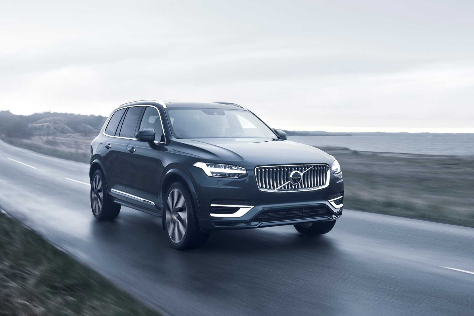 12 Best Mom Cars: Keep Your Loved Ones Safe And Comfortable