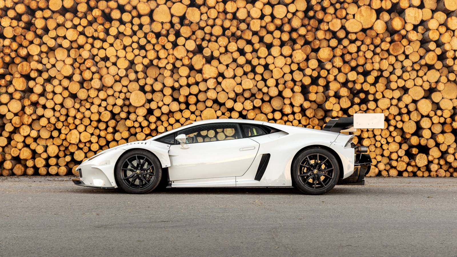 Zyrus Engineering's 1,200 HP Huracan-Based LP1200 Strada Is Now Road-Legal