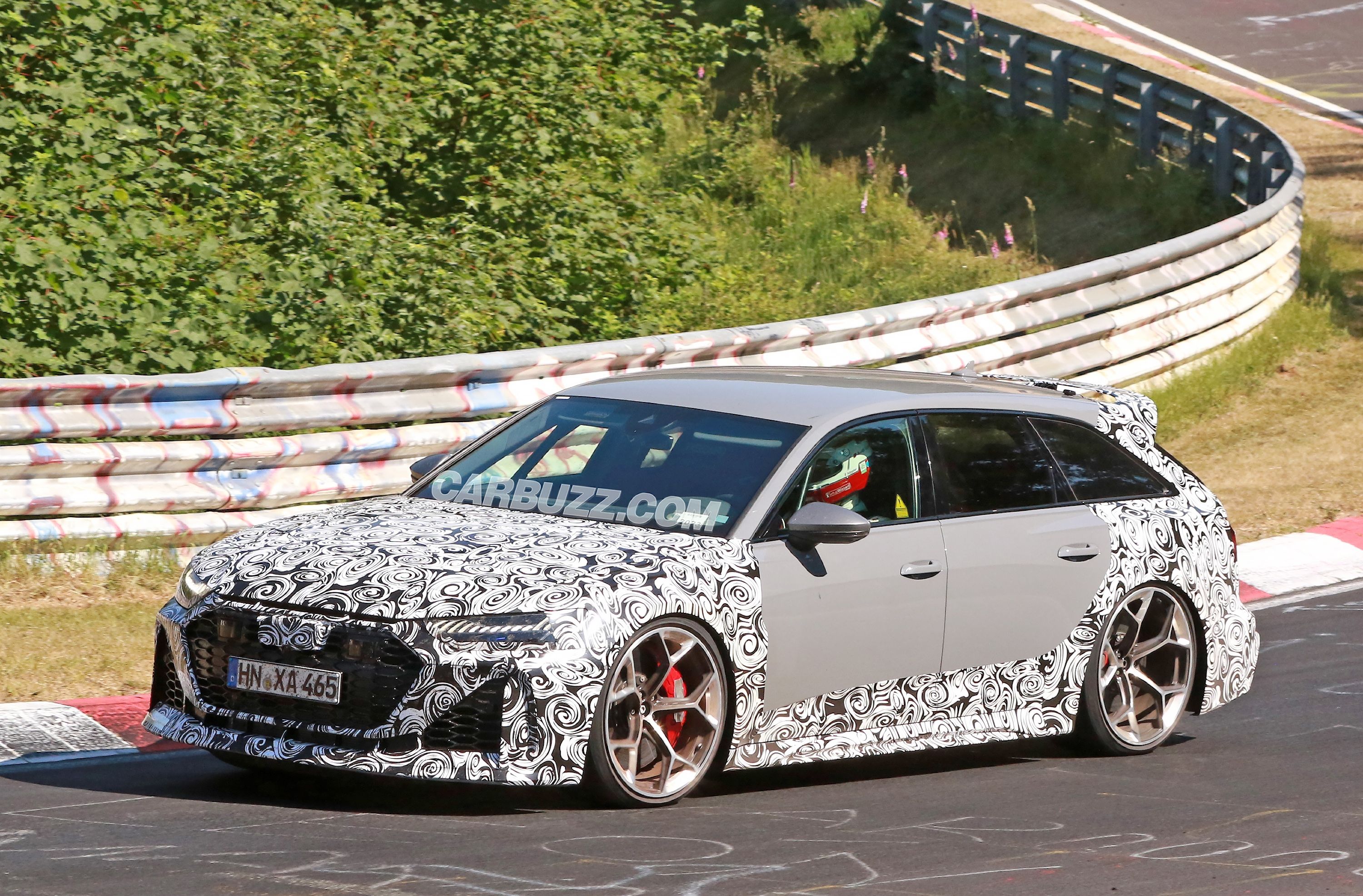 Audi Testing Extreme RS6 Avant With Roll Cage And Big Spoiler