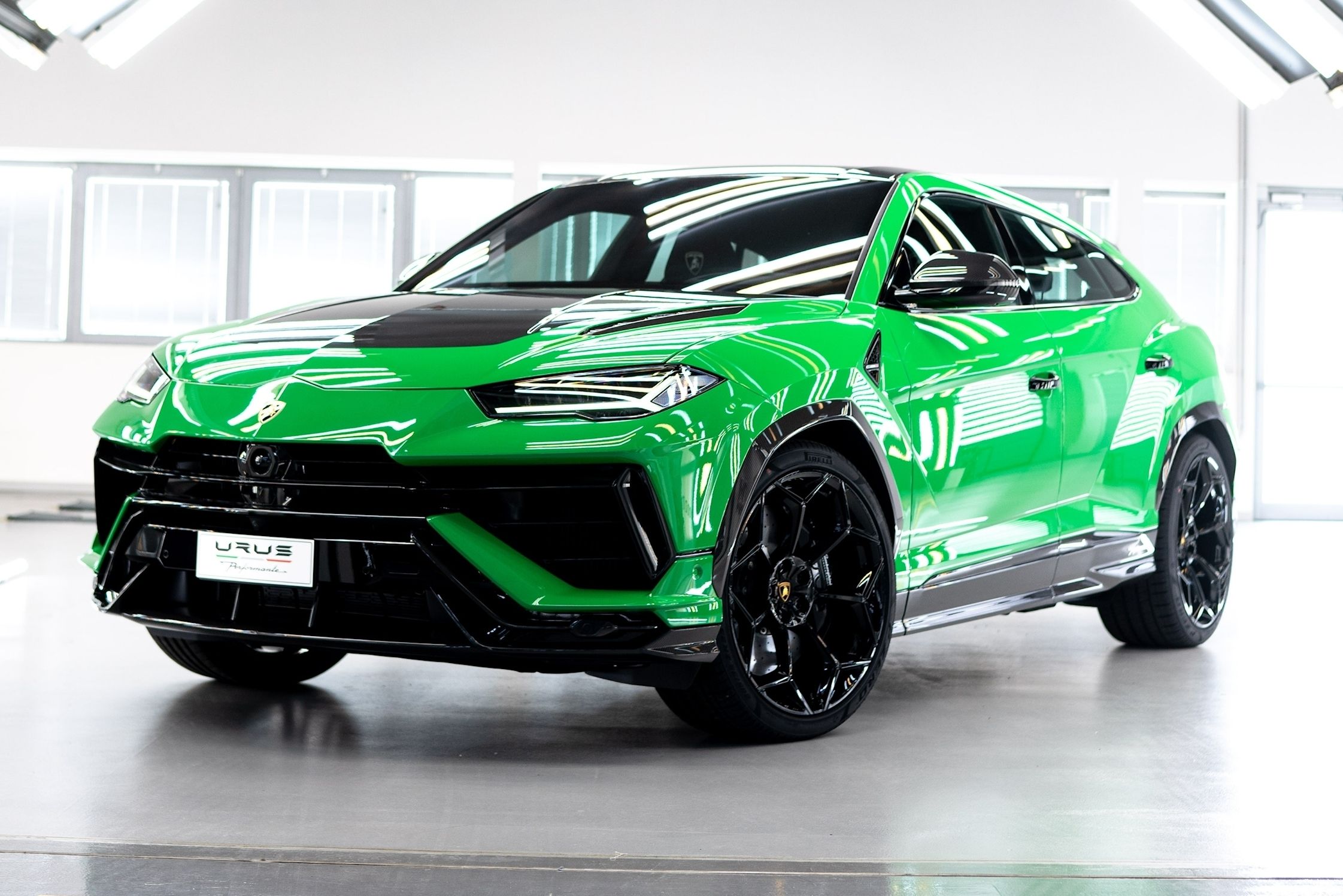 Lamborghini CEO Confirms Urus Plug-In Hybrid Coming Next Year