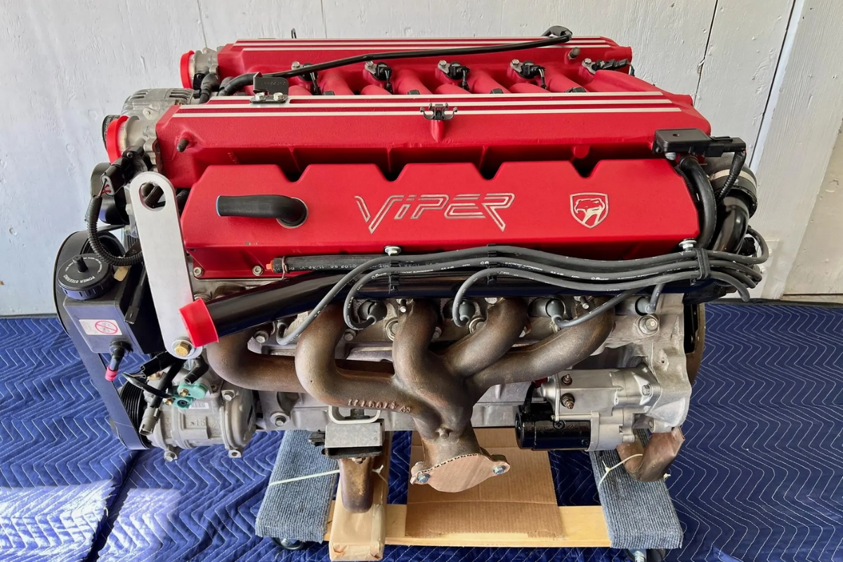 This Viper V10 Engine From 1996 Has Never Been Used