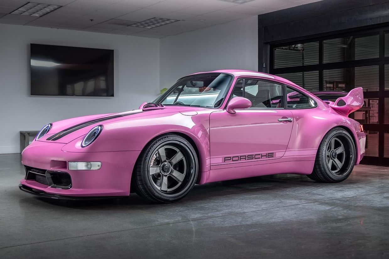 Gunther Werks One-Of-One Porsche 911 "Bubblegum" Looks Pretty In Pink