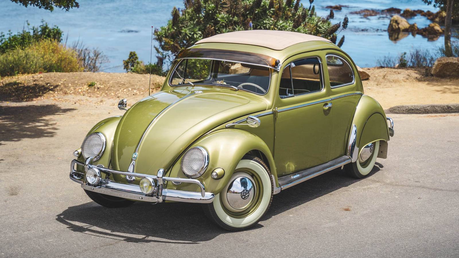 Tastefully Restored VW Beetle Looks Immaculate Inside Out