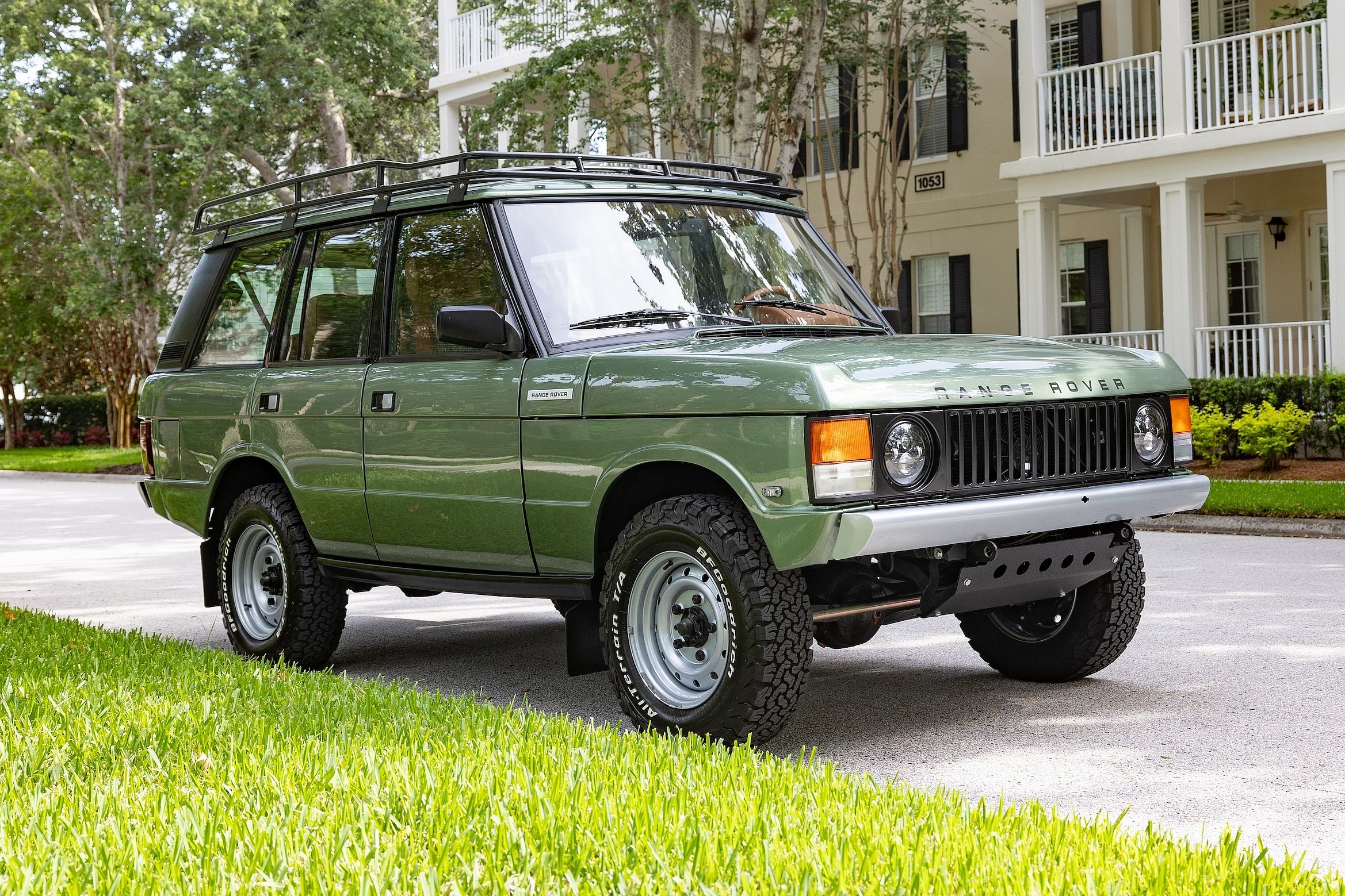 Classic Range Rover Restomod Combines Classy British Design And ...