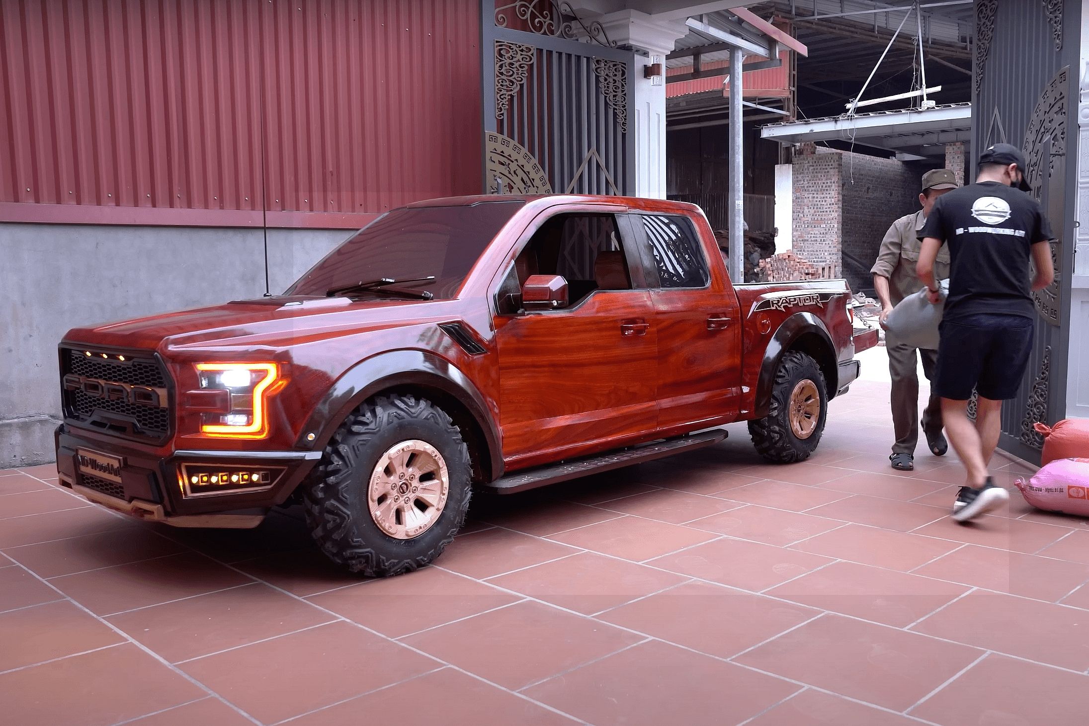 This Ford F-150 Raptor Made From Wood Is Fully Functional