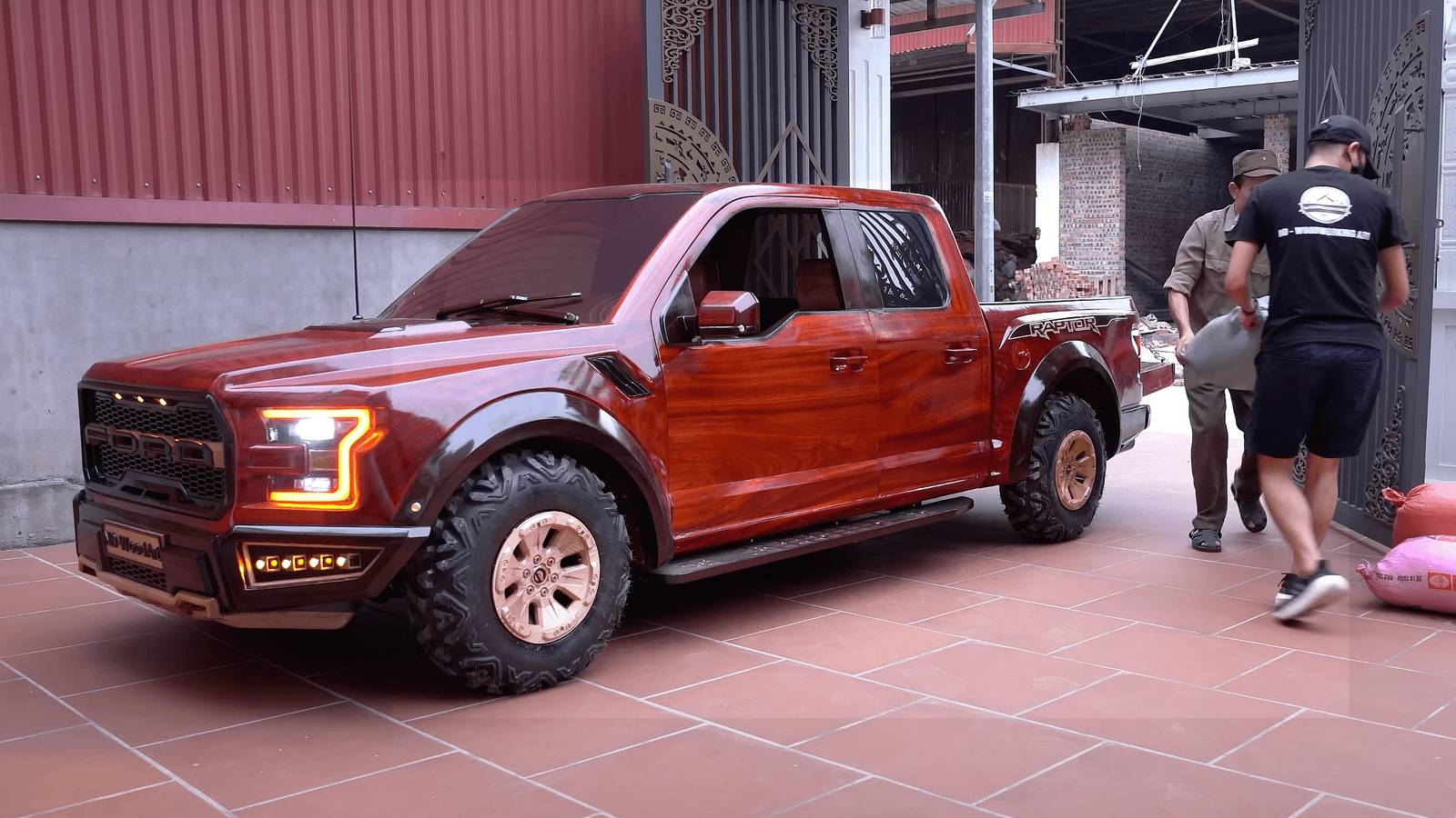 This Ford F-150 Raptor Made From Wood Is Fully Functional